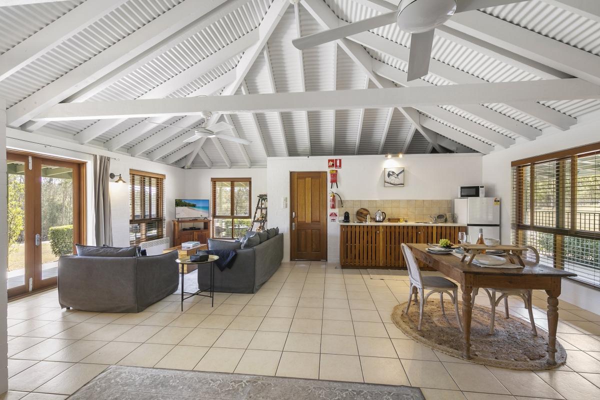 Sweetacres Sunset Ridge Cottage – Pokolbin – Hunter Valley Stays